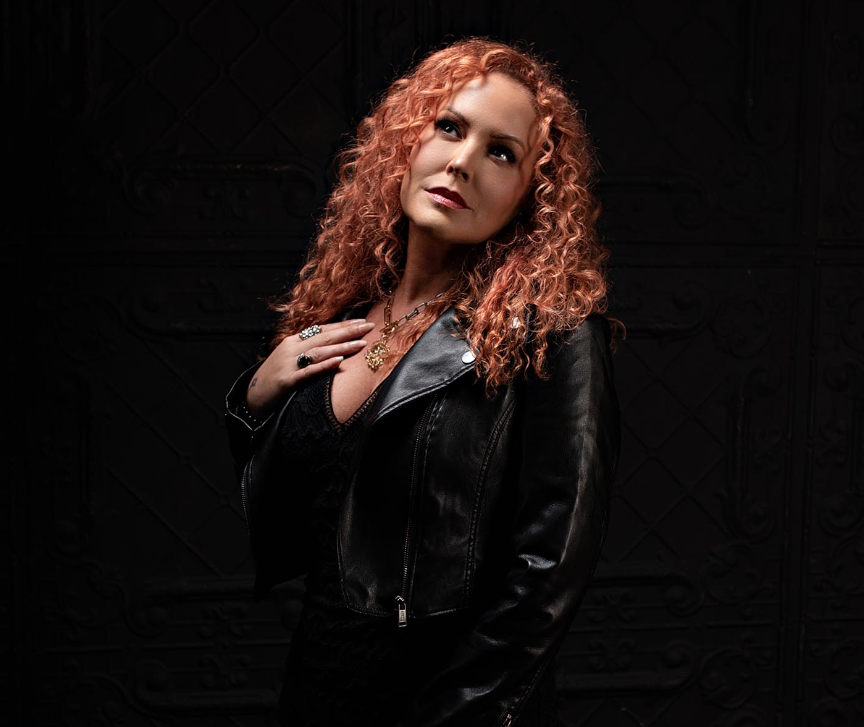 Karen Lee Batten Gets Romantic In Her New Single ‘Somewhere in Between ...