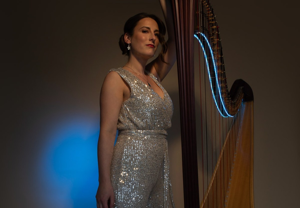 Cecily Beer, Thomas Hewitt Jones & The Chamber Orchestra of London Have Turned Familiar Carols ...